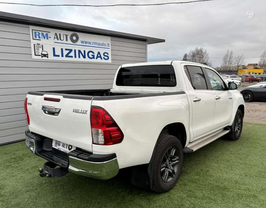 Balts Toyota Hilux 2021 Panevēža, ar dzinēja tilpumu 2.76 L un nobraukumu 211 tūkst. km par 23500 €, foto 6 vietnē AUTOMOTO.COM.LV