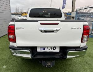 Balts Toyota Hilux 2021 Panevēža, ar dzinēja tilpumu 2.76 L un nobraukumu 211 tūkst. km par 23500 €, foto 7 vietnē AUTOMOTO.COM.LV