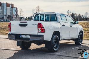 Balts Toyota Hilux 2021 Rīga, ar dzinēja tilpumu 2.40 L un nobraukumu 180 tūkst. km par 26499 €, foto 3 vietnē AUTOMOTO.COM.LV