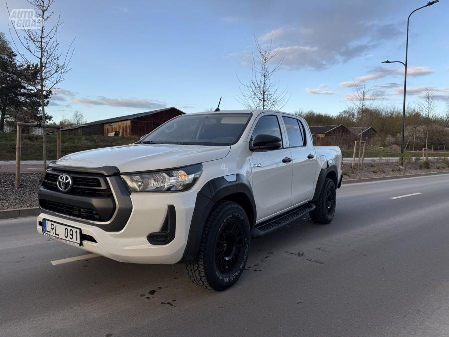 Balts Toyota Hilux 2021 Viļņa, ar dzinēja tilpumu 2.40 L un nobraukumu 234 tūkst. km par 24000 €, foto 1 vietnē AUTOMOTO.COM.LV
