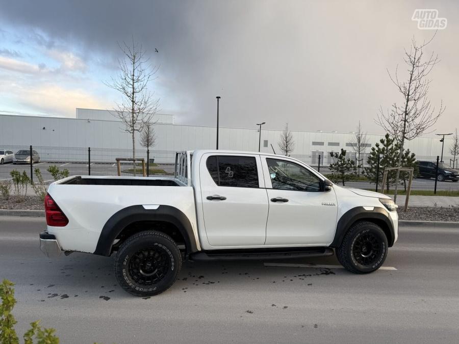Balts Toyota Hilux 2021 Viļņa, ar dzinēja tilpumu 2.40 L un nobraukumu 234 tūkst. km par 24000 €, foto 7 vietnē AUTOMOTO.COM.LV
