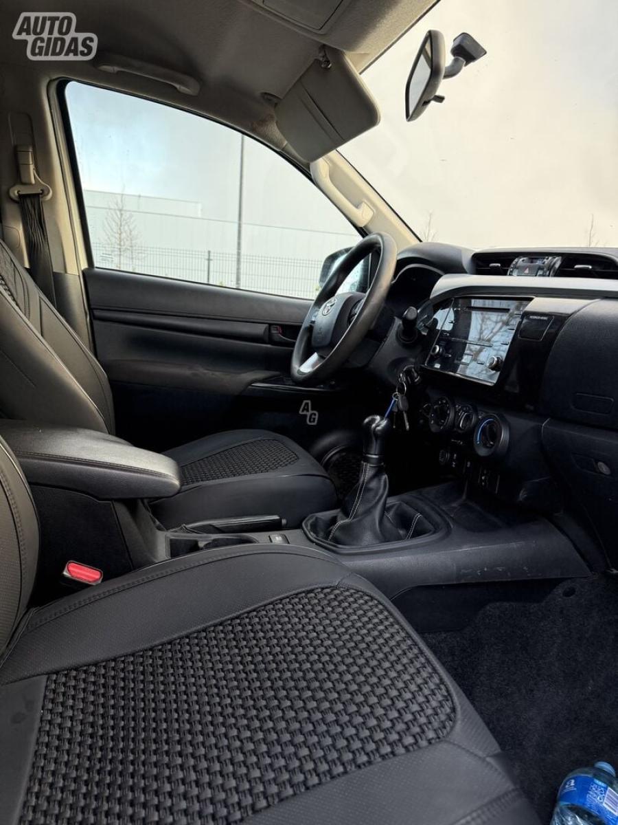 Balts Toyota Hilux 2021 Viļņa, ar dzinēja tilpumu 2.40 L un nobraukumu 234 tūkst. km par 24000 €, foto 10 vietnē AUTOMOTO.COM.LV