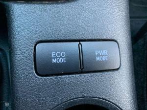 White Toyota Hilux 2021 in Riga, with an engine capacity of 2.39 L and mileage of 261 thousand km for 24200 €, photo 21 on AUTOMOTO.COM.LV