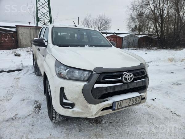 Balts Toyota Hilux 2022 Rīga, ar dzinēja tilpumu 2.40 L un nobraukumu 154 tūkst. km par 24000 €, foto 1 vietnē AUTOMOTO.COM.LV