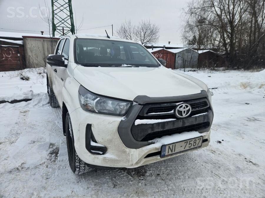 Balts Toyota Hilux 2022 Rīga, ar dzinēja tilpumu 2.40 L un nobraukumu 154 tūkst. km par 24000 €, foto 1 vietnē AUTOMOTO.COM.LV