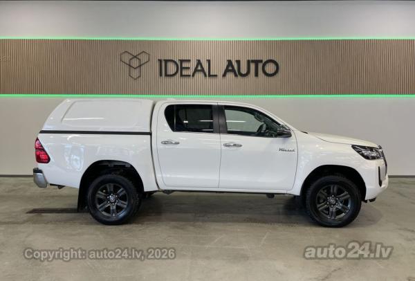 Balts Toyota Hilux 2023 Tallina, ar dzinēja tilpumu 2.39 L un nobraukumu 70 tūkst. km par 40900 €, foto 3 vietnē AUTOMOTO.COM.LV