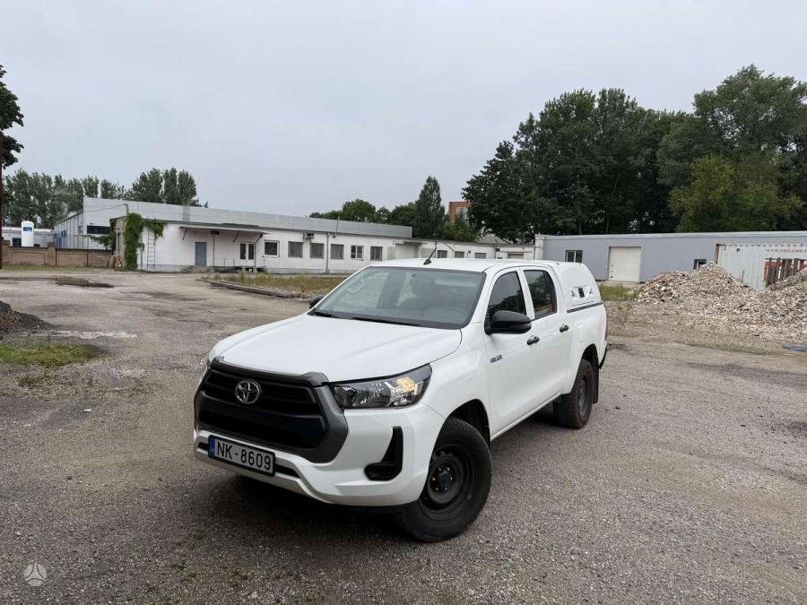 Balts Toyota Hilux 2023 Šauļi, ar dzinēja tilpumu 0.24 L un nobraukumu 67 tūkst. km par 33000 €, foto 3 vietnē AUTOMOTO.COM.LV