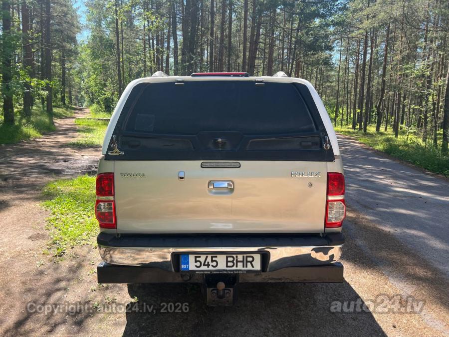 Dzeltens Toyota Hilux 2012 Tallina, ar dzinēja tilpumu 2.50 L un nobraukumu 323 tūkst. km par 14400 €, foto 4 vietnē AUTOMOTO.COM.LV