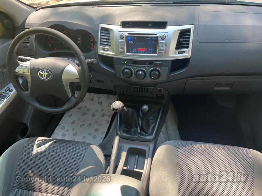 Dzeltens Toyota Hilux 2012 Tallina, ar dzinēja tilpumu 2.50 L un nobraukumu 323 tūkst. km par 14400 €, foto 6 vietnē AUTOMOTO.COM.LV