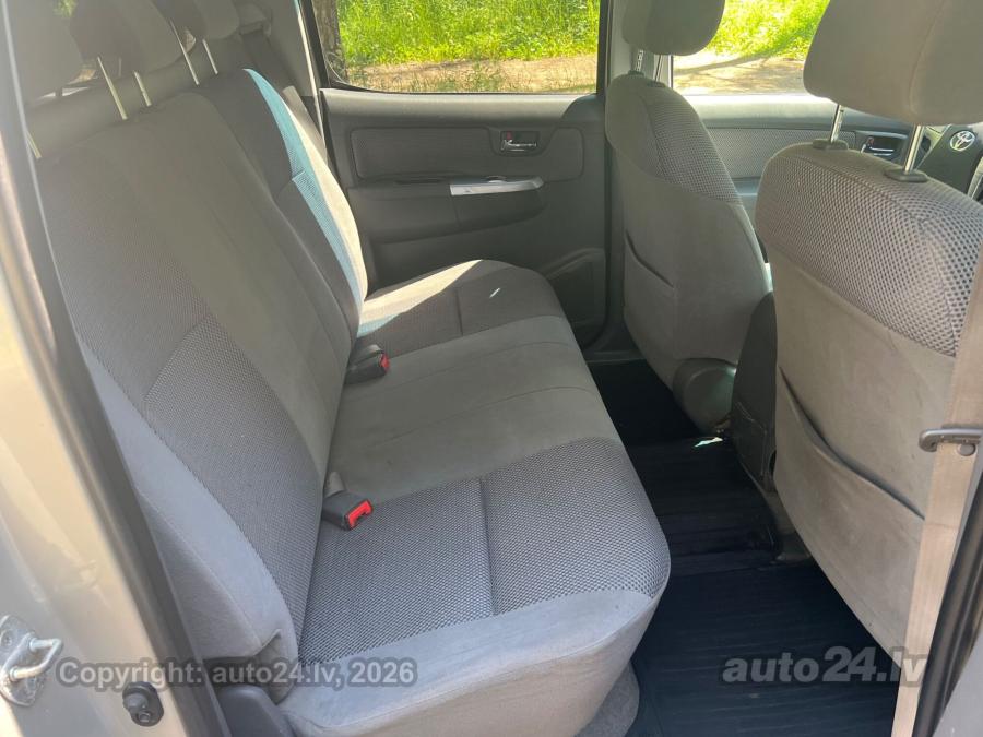 Dzeltens Toyota Hilux 2012 Tallina, ar dzinēja tilpumu 2.50 L un nobraukumu 323 tūkst. km par 14400 €, foto 9 vietnē AUTOMOTO.COM.LV