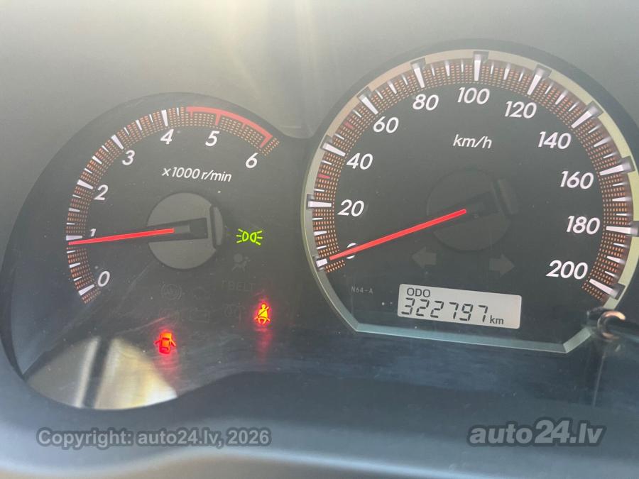 Dzeltens Toyota Hilux 2012 Tallina, ar dzinēja tilpumu 2.50 L un nobraukumu 323 tūkst. km par 14400 €, foto 11 vietnē AUTOMOTO.COM.LV
