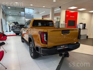 Yellow Toyota Hilux 2026 in Jekabpils, with an engine capacity of 2.80 L and mileage of 0 thousand km for 52690 €, photo 4 on AUTOMOTO.COM.LV