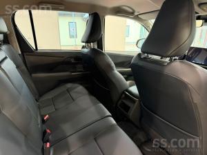 Yellow Toyota Hilux 2026 in Jekabpils, with an engine capacity of 2.80 L and mileage of 0 thousand km for 52690 €, photo 17 on AUTOMOTO.COM.LV