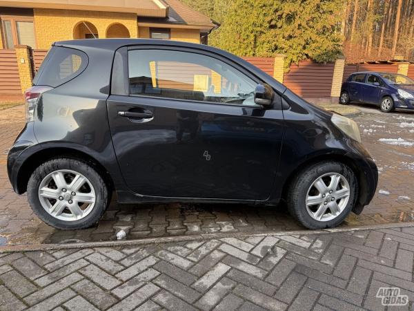 Melns Toyota IQ 2009 Viļņa, ar dzinēja tilpumu 1.30 L un nobraukumu 335 tūkst. km par 2400 €, foto 3 vietnē AUTOMOTO.COM.LV