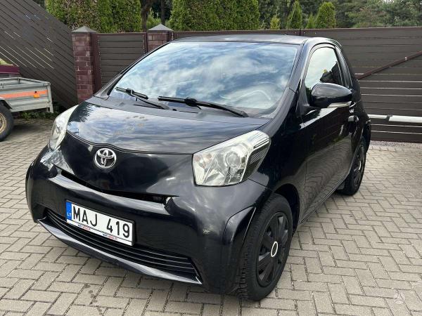 Black Toyota IQ 2009 in Birstonas, with an engine capacity of 1.40 L and mileage of 193 thousand km for 2149 €, photo 4 on AUTOMOTO.COM.LV
