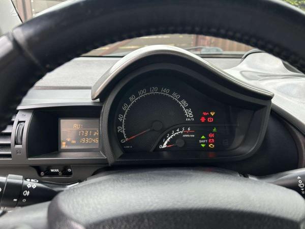 Black Toyota IQ 2009 in Birstonas, with an engine capacity of 1.40 L and mileage of 193 thousand km for 2149 €, photo 10 on AUTOMOTO.COM.LV