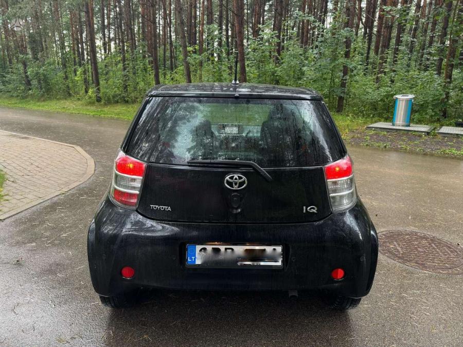 Melns Toyota IQ 2009 Viļņa, ar dzinēja tilpumu 1.00 L un nobraukumu 104 tūkst. km par 3350 €, foto 6 vietnē AUTOMOTO.COM.LV