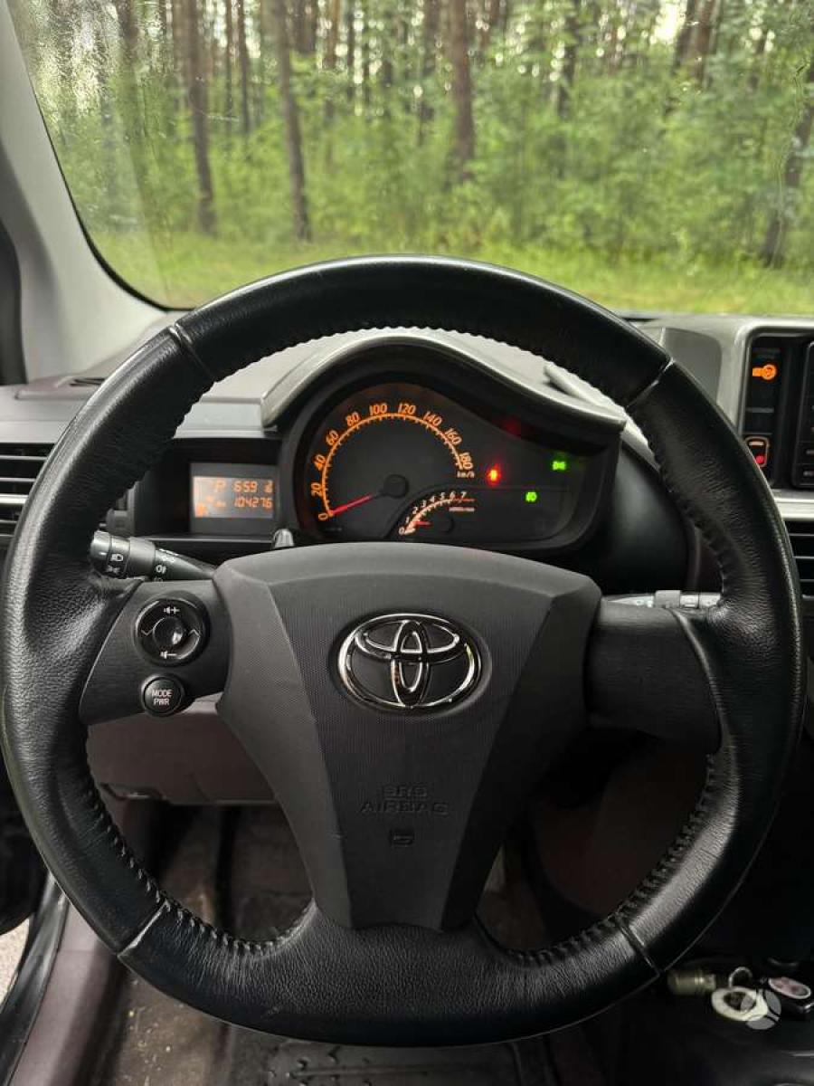 Melns Toyota IQ 2009 Viļņa, ar dzinēja tilpumu 1.00 L un nobraukumu 104 tūkst. km par 3350 €, foto 13 vietnē AUTOMOTO.COM.LV