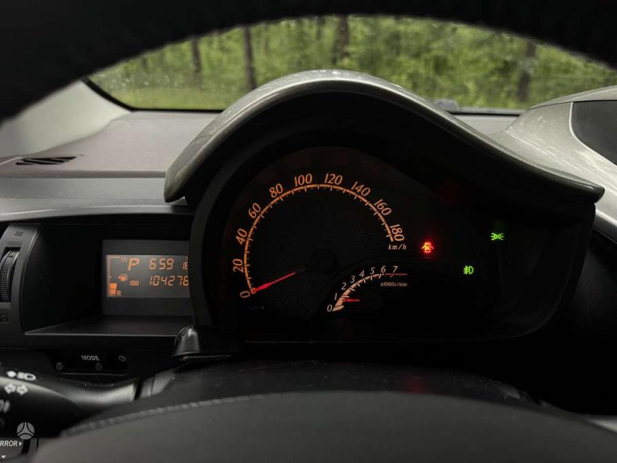 Melns Toyota IQ 2009 Viļņa, ar dzinēja tilpumu 1.00 L un nobraukumu 104 tūkst. km par 3350 €, foto 16 vietnē AUTOMOTO.COM.LV