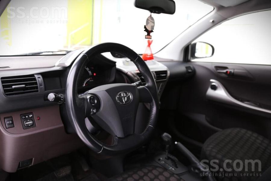 Brūns Toyota IQ 2010 Rīga, ar dzinēja tilpumu 1.30 L un nobraukumu 81 tūkst. km par 3995 €, foto 8 vietnē AUTOMOTO.COM.LV