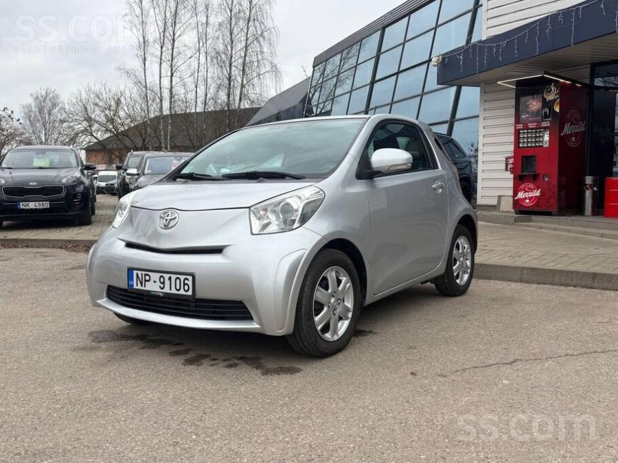 Pelēks Toyota IQ 2010 Daugavpils, ar dzinēja tilpumu 1.00 L un nobraukumu 0 tūkst. km par 3550 €, foto 1 vietnē AUTOMOTO.COM.LV