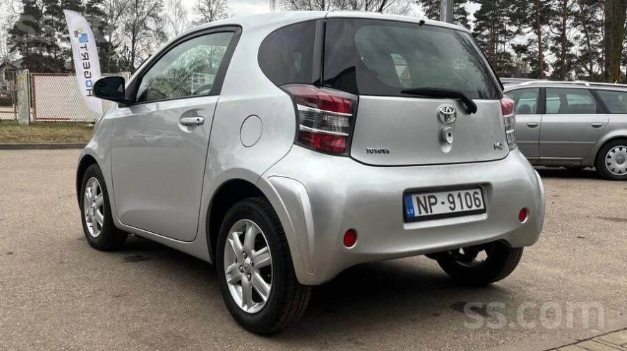 Pelēks Toyota IQ 2010 Daugavpils, ar dzinēja tilpumu 1.00 L un nobraukumu 0 tūkst. km par 3550 €, foto 2 vietnē AUTOMOTO.COM.LV