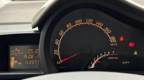 Grey Toyota IQ 2010 in Riga, with an engine capacity of 1.00 L and mileage of 154 thousand km for 3550 €, photo 8 on AUTOMOTO.COM.LV