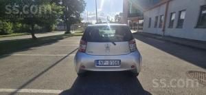 Pelēks Toyota IQ 2010 Daugavpils, ar dzinēja tilpumu 1.00 L un nobraukumu 156 tūkst. km par 3250 €, foto 5 vietnē AUTOMOTO.COM.LV