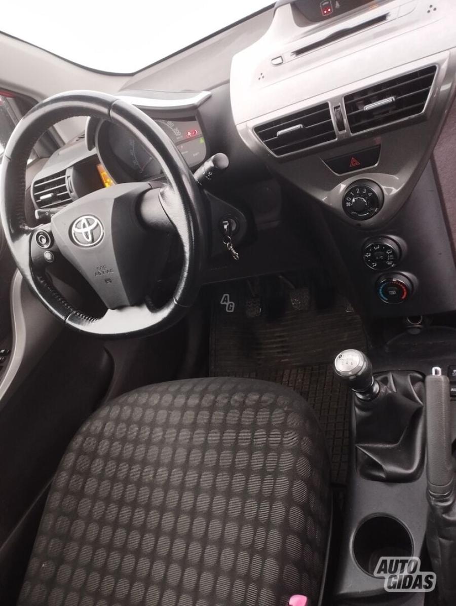 Toyota IQ 2009 Viļņa, ar dzinēja tilpumu 1.40 L un nobraukumu 140 tūkst. km par 3000 €, foto 14 vietnē AUTOMOTO.COM.LV
