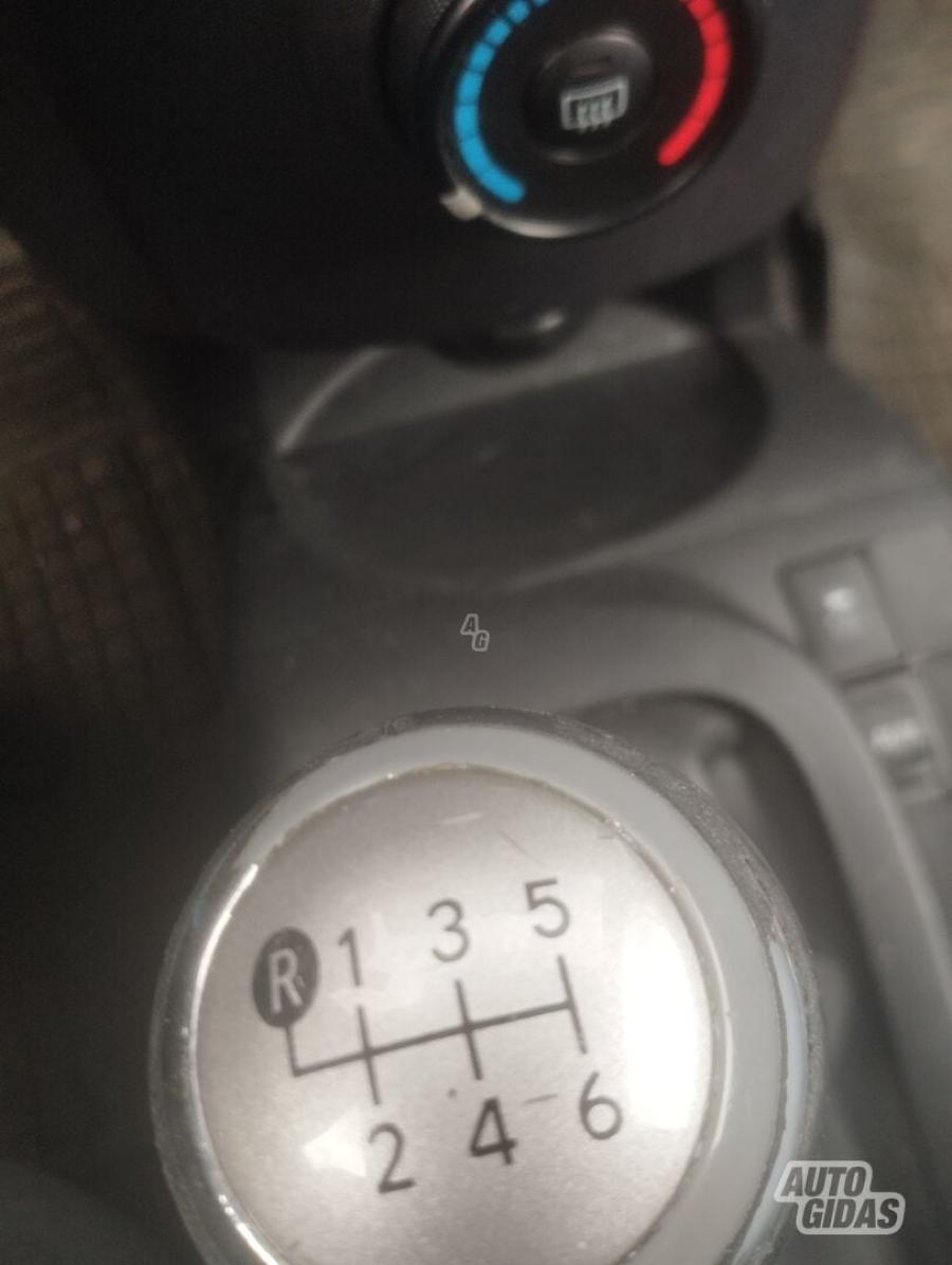 Toyota IQ 2009 in Vilnius, with an engine capacity of 1.40 L and mileage of 140 thousand km for 2000 €, photo 15 on AUTOMOTO.COM.LV