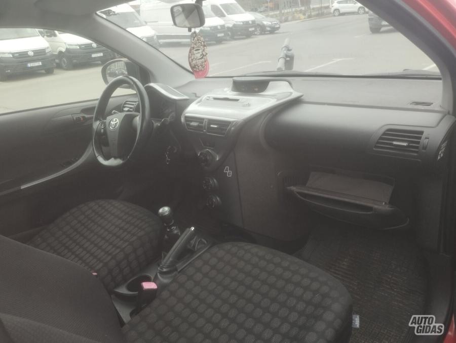Toyota IQ 2009 Viļņa, ar dzinēja tilpumu 1.40 L un nobraukumu 140 tūkst. km par 2000 €, foto 20 vietnē AUTOMOTO.COM.LV