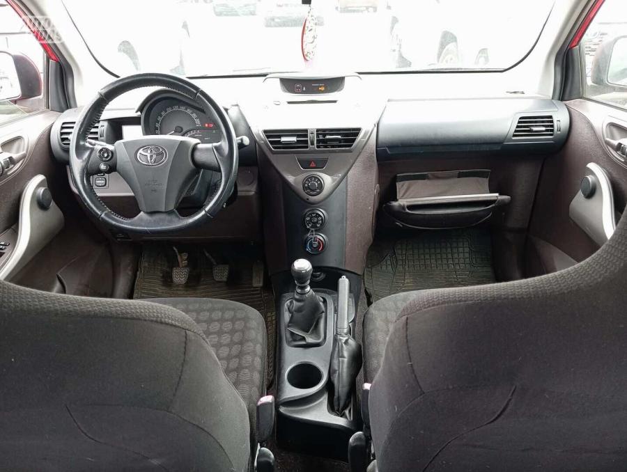 Toyota IQ 2009 in Vilnius, with an engine capacity of 1.40 L and mileage of 140 thousand km for 1600 €, photo 14 on AUTOMOTO.COM.LV