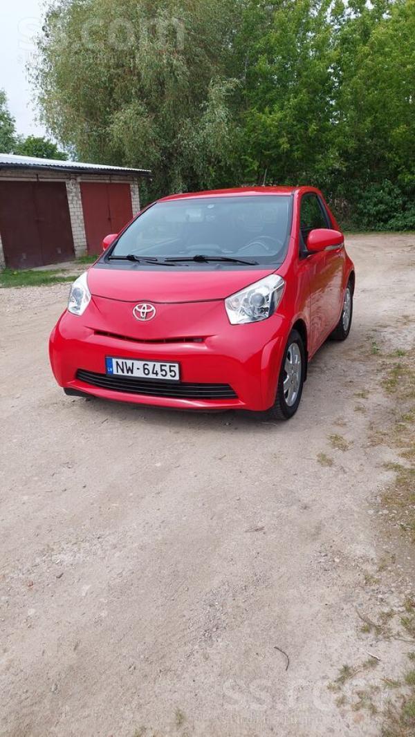 Red Toyota IQ 2010 in Jelgava, with an engine capacity of 1.00 L and mileage of 168 thousand km for 4800 €, photo 2 on AUTOMOTO.COM.LV