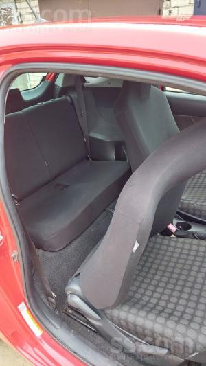 Red Toyota IQ 2010 in Jelgava, with an engine capacity of 1.00 L and mileage of 168 thousand km for 4800 €, photo 4 on AUTOMOTO.COM.LV
