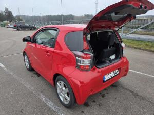 Red Toyota IQ 2012 in Vilnius, with an engine capacity of 1.00 L and mileage of 97 thousand km for 3800 €, photo 7 on AUTOMOTO.COM.LV