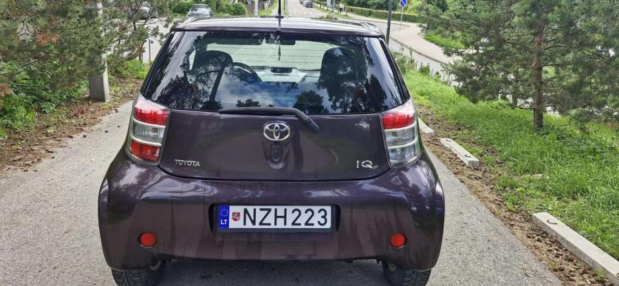 Sarkans Toyota IQ 2009 Kauņa, ar dzinēja tilpumu 1.00 L un nobraukumu 264 tūkst. km par 3000 €, foto 7 vietnē AUTOMOTO.COM.LV