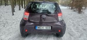 Violet Toyota IQ 2009 in Kaunas, with an engine capacity of 1.00 L and mileage of 265 thousand km for 4750 €, photo 5 on AUTOMOTO.COM.LV