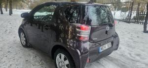 Violet Toyota IQ 2009 in Kaunas, with an engine capacity of 1.00 L and mileage of 265 thousand km for 4750 €, photo 6 on AUTOMOTO.COM.LV