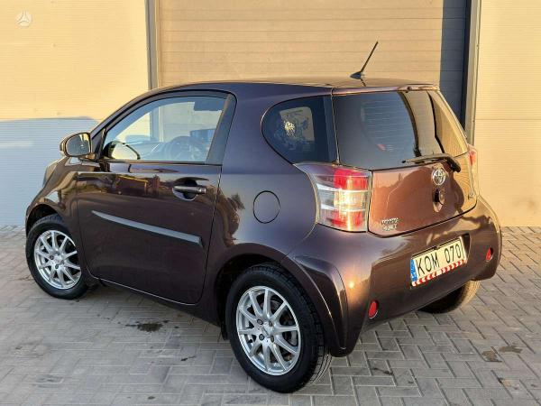 Violet Toyota IQ 2009 in Vilnius, with an engine capacity of 1.00 L and mileage of 167 thousand km for 2950 €, photo 9 on AUTOMOTO.COM.LV