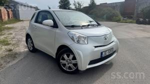 Белый Тойота АйКью 2013 в Рига, объемом двигателя 1.00 л и пробегом 98 тыс. км за 4800 €, фото  на AUTOMOTO.COM.LV