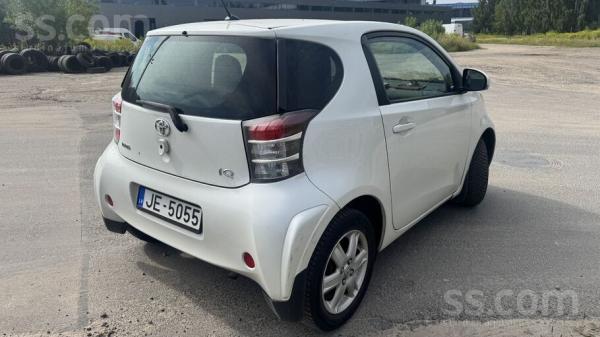 White Toyota IQ 2013 in Riga, with an engine capacity of 1.00 L and mileage of 98 thousand km for 4800 €, photo 4 on AUTOMOTO.COM.LV