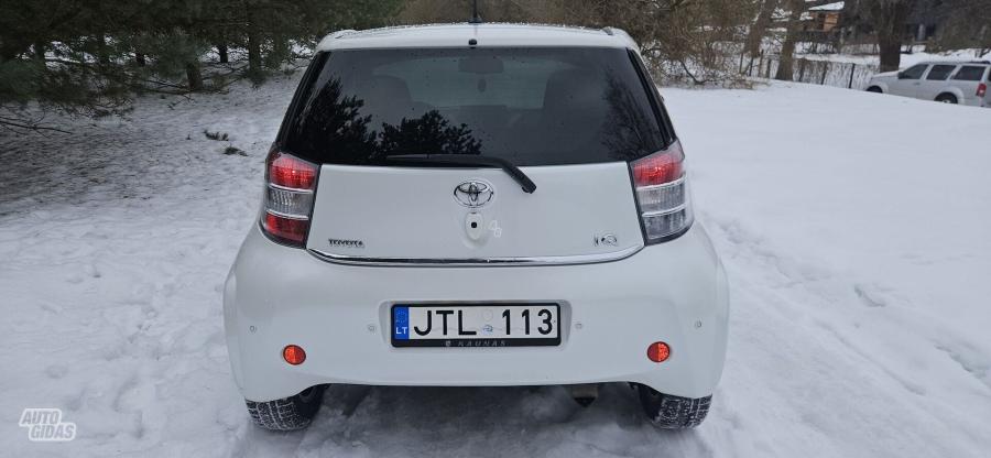 Balts Toyota IQ 2009 Kauņa, ar dzinēja tilpumu 1.00 L un nobraukumu 92 tūkst. km par 5500 €, foto 4 vietnē AUTOMOTO.COM.LV