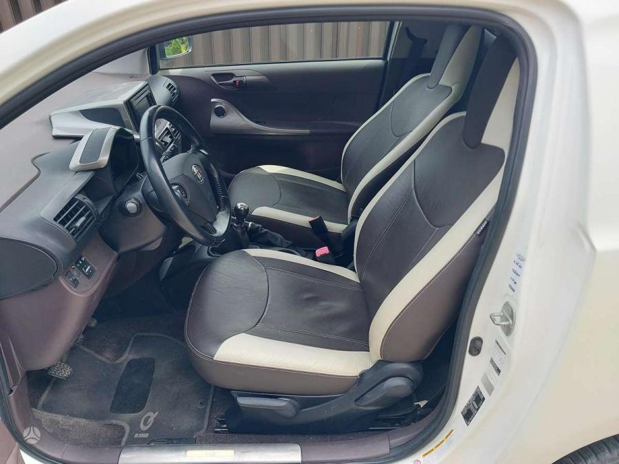 Balts Toyota IQ 2009 Šauļi, ar dzinēja tilpumu 1.40 L un nobraukumu 148 tūkst. km par 3500 €, foto 8 vietnē AUTOMOTO.COM.LV