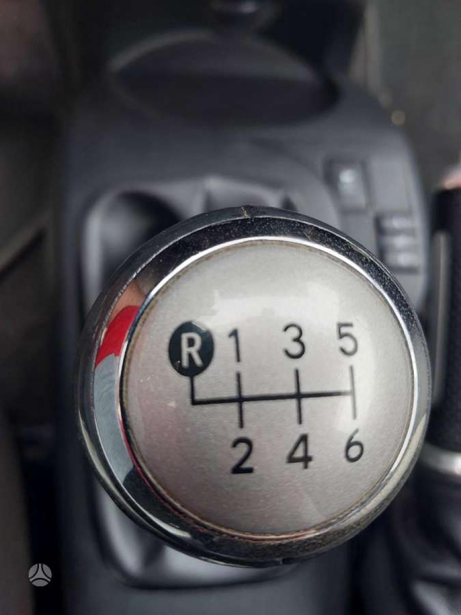 Balts Toyota IQ 2009 Šauļi, ar dzinēja tilpumu 1.40 L un nobraukumu 148 tūkst. km par 3500 €, foto 14 vietnē AUTOMOTO.COM.LV
