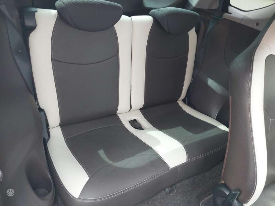 Balts Toyota IQ 2009 Šauļi, ar dzinēja tilpumu 1.40 L un nobraukumu 148 tūkst. km par 3500 €, foto 17 vietnē AUTOMOTO.COM.LV