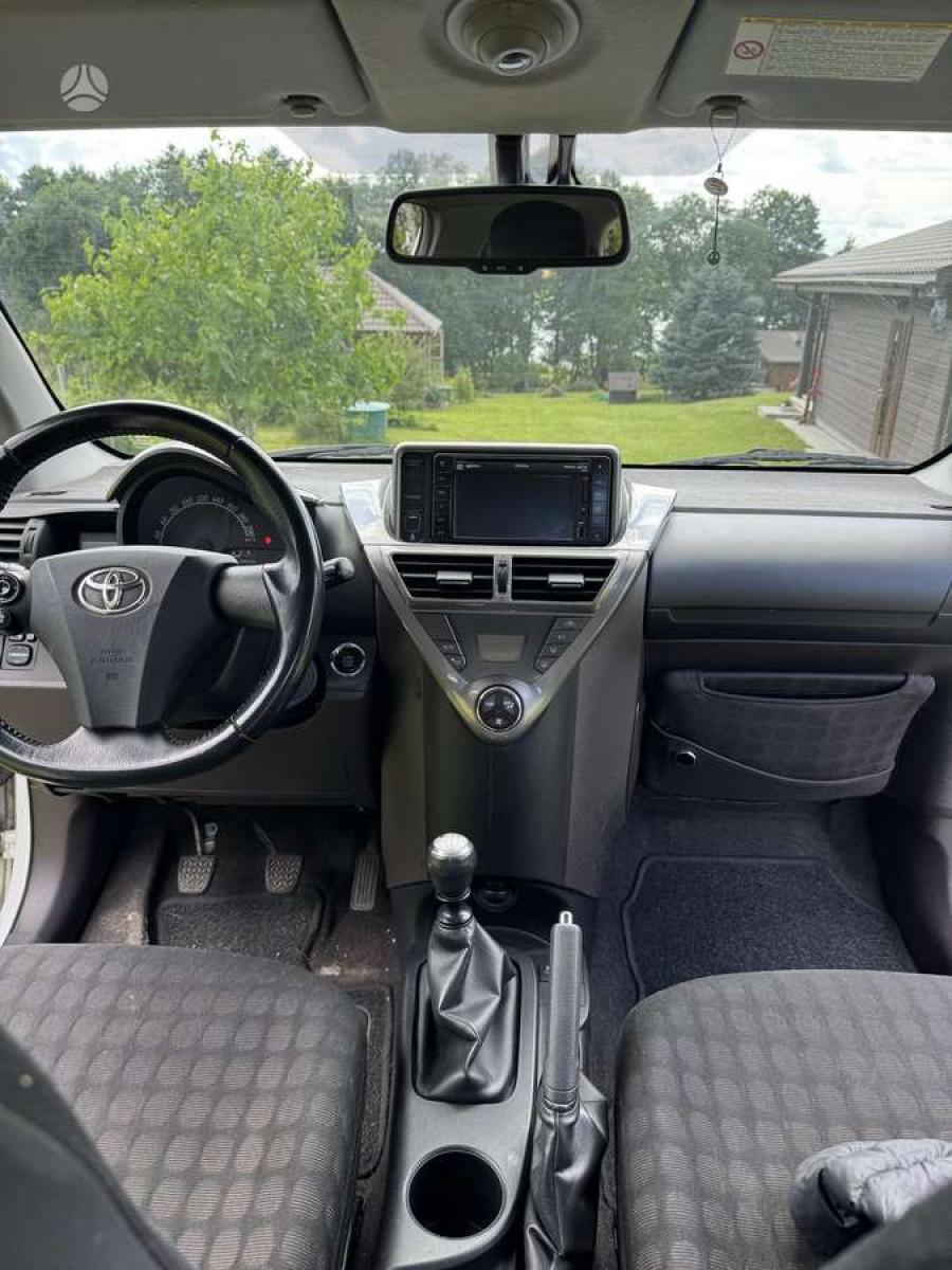 Balts Toyota IQ 2009 Viļņa, ar dzinēja tilpumu 1.36 L un nobraukumu 205 tūkst. km par 3100 €, foto 6 vietnē AUTOMOTO.COM.LV