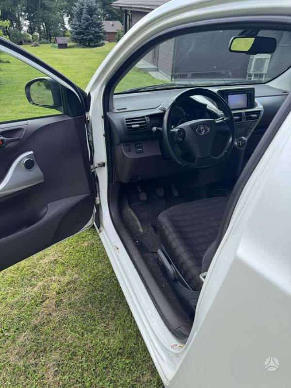 Balts Toyota IQ 2009 Viļņa, ar dzinēja tilpumu 1.36 L un nobraukumu 205 tūkst. km par 3100 €, foto 8 vietnē AUTOMOTO.COM.LV