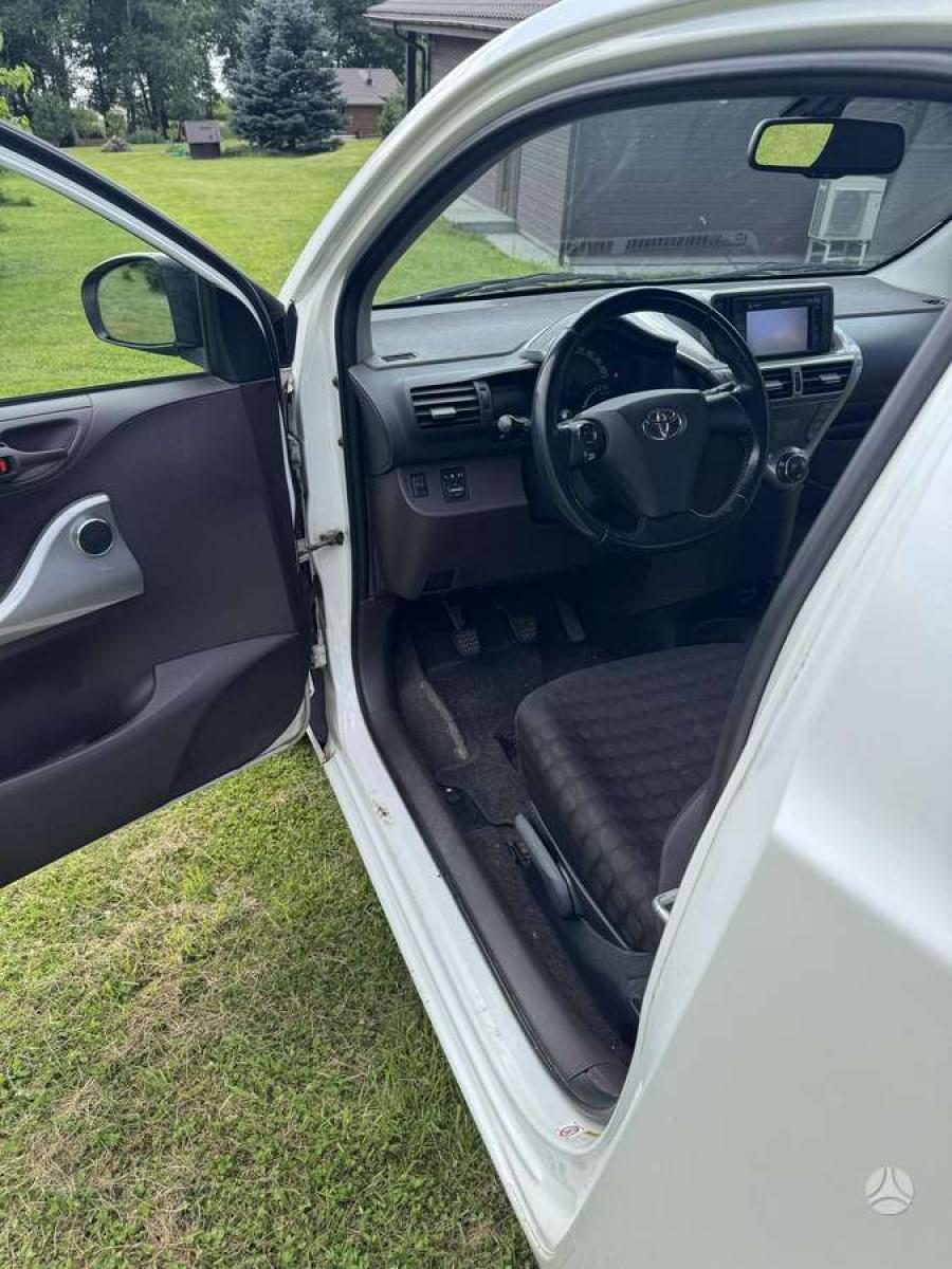 Balts Toyota IQ 2009 Viļņa, ar dzinēja tilpumu 1.36 L un nobraukumu 205 tūkst. km par 3100 €, foto 8 vietnē AUTOMOTO.COM.LV