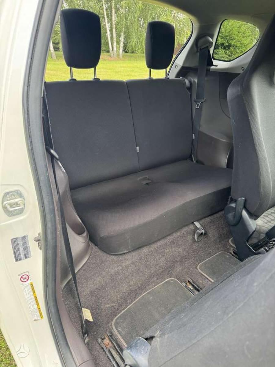 Balts Toyota IQ 2009 Viļņa, ar dzinēja tilpumu 1.36 L un nobraukumu 205 tūkst. km par 3100 €, foto 10 vietnē AUTOMOTO.COM.LV
