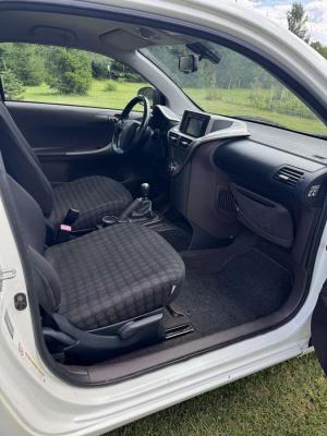 Balts Toyota IQ 2009 Viļņa, ar dzinēja tilpumu 1.36 L un nobraukumu 205 tūkst. km par 3100 €, foto 11 vietnē AUTOMOTO.COM.LV